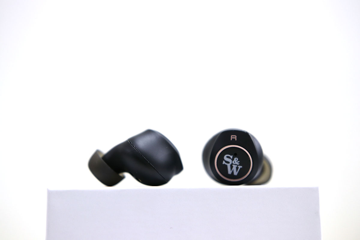 Strauss and Wagner TW401 True Wireless Earbuds Review - Headphone Dungeon