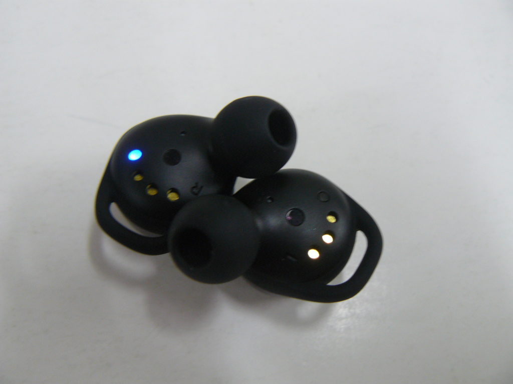 JBL Live 300 TWS True Wireless Review - Headphone Dungeon