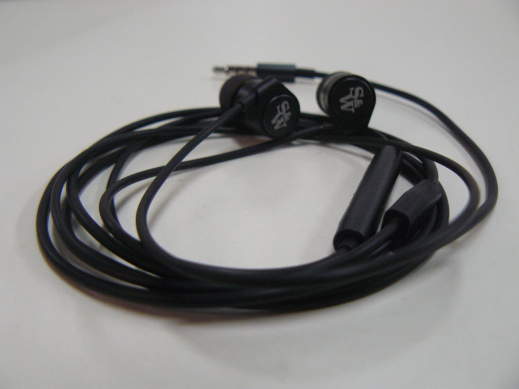 Strauss & Wagner EM205 Review - Headphone Dungeon