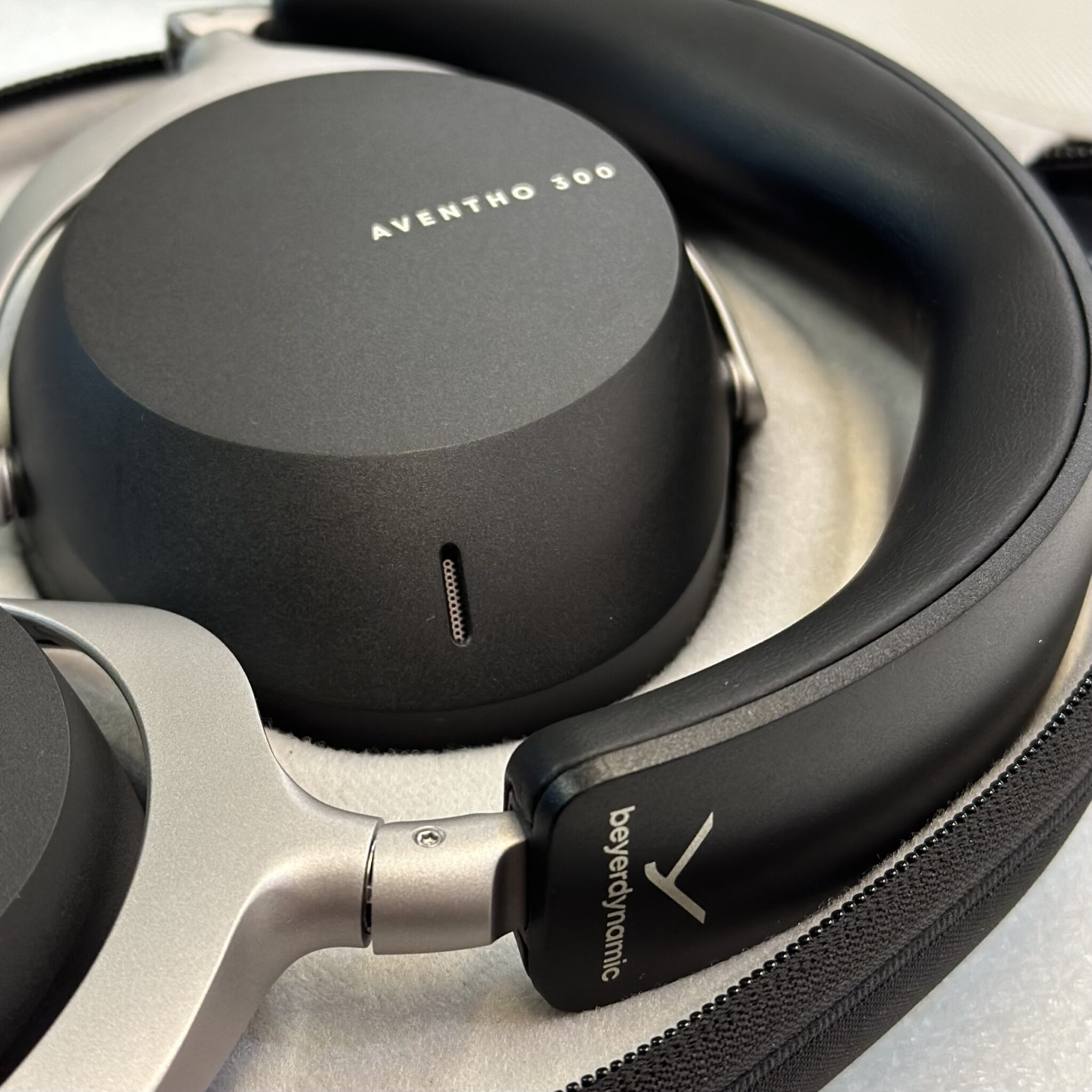 Beyerdynamic AVENTHO 300 Review - Headphone Dungeon