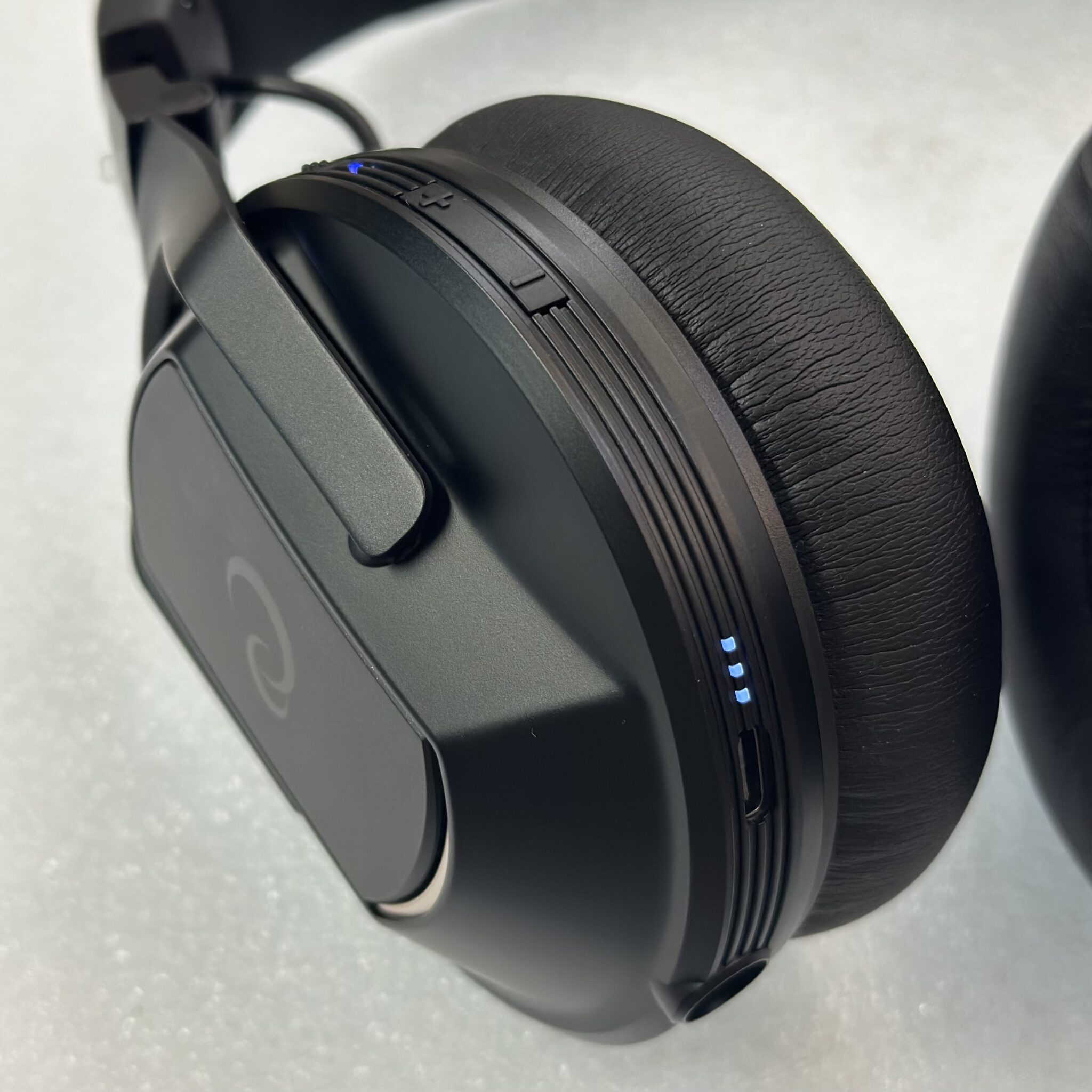 AlphaTheta HDJ-F10 Bluetooth Headphone Review - Headphone Dungeon